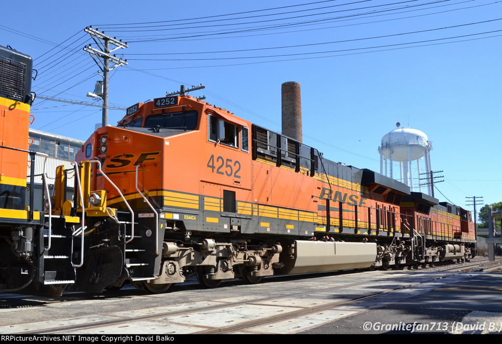 BNSF 4252